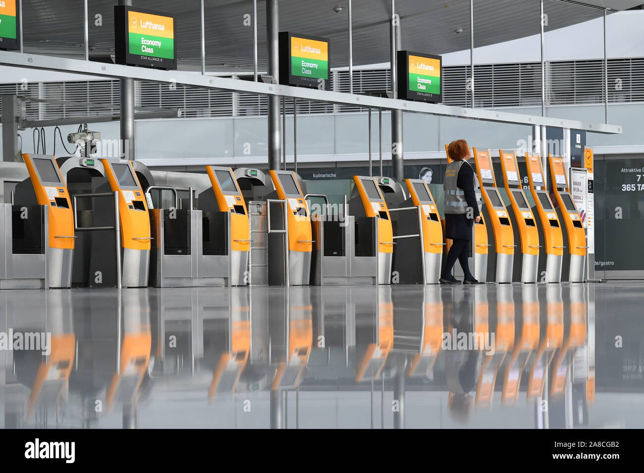 Munich, Deutschland. 07th Nov, 2019. Empty, abandoned check in ...