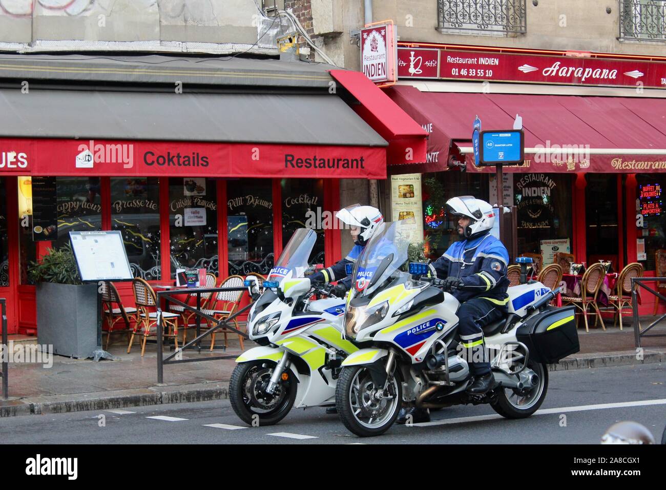 Paris motorcycle hi-res stock photography and images - Alamy
