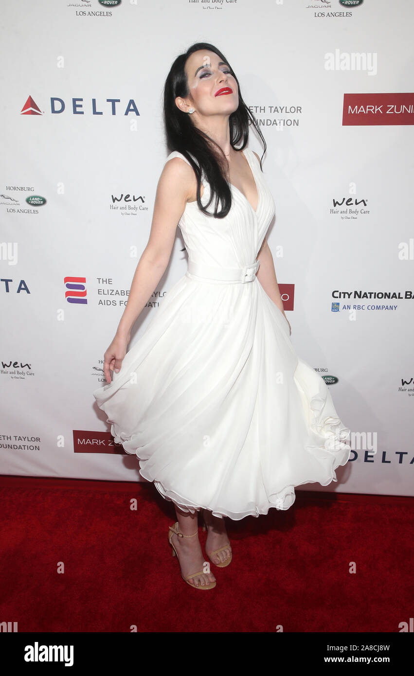 Beverly Hills, California, USA. 7th Nov 2019. Grace Kendall, at Mark ...