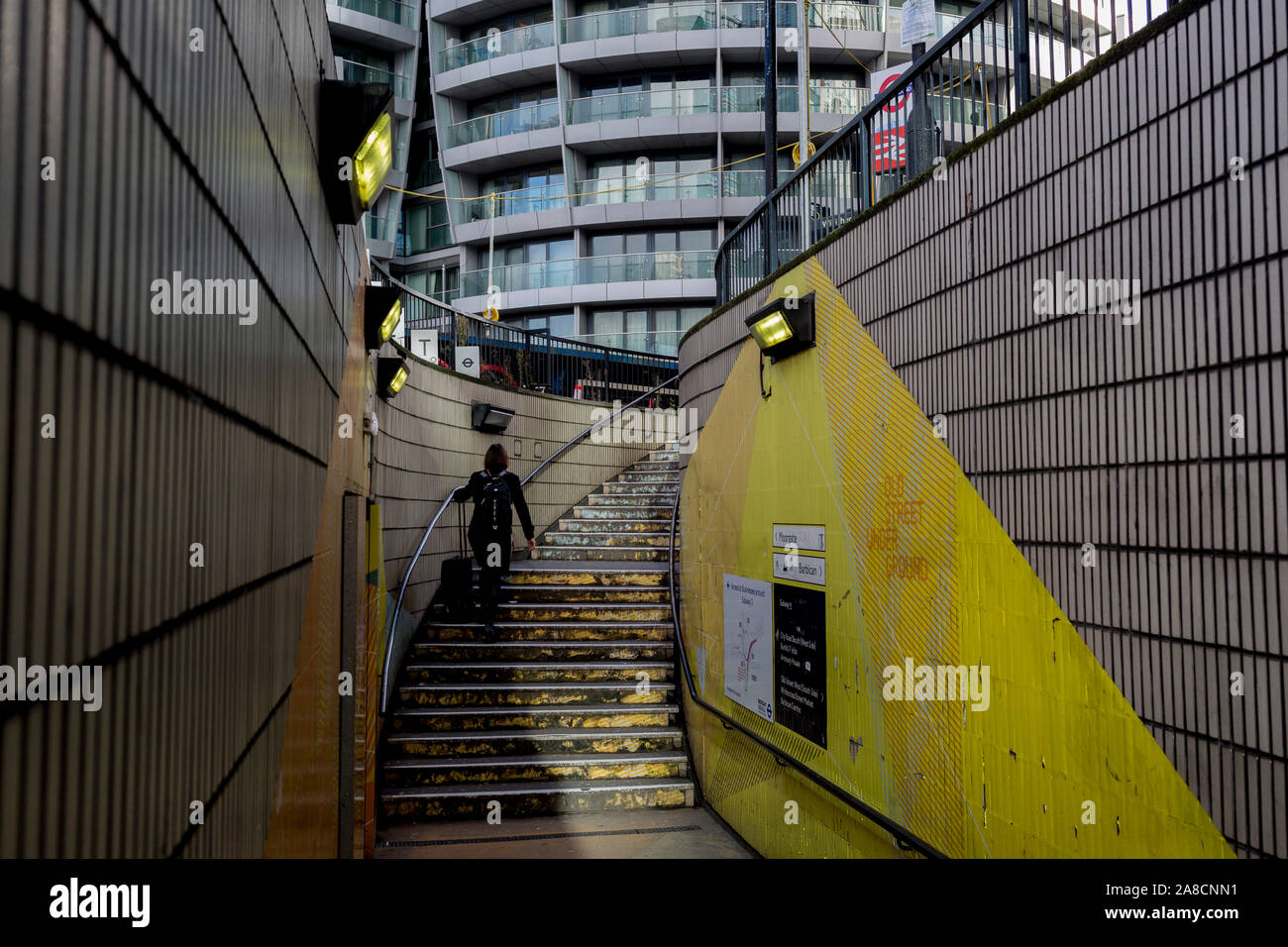 Old street roundabout underpass hi-res stock photography and images - Alamy