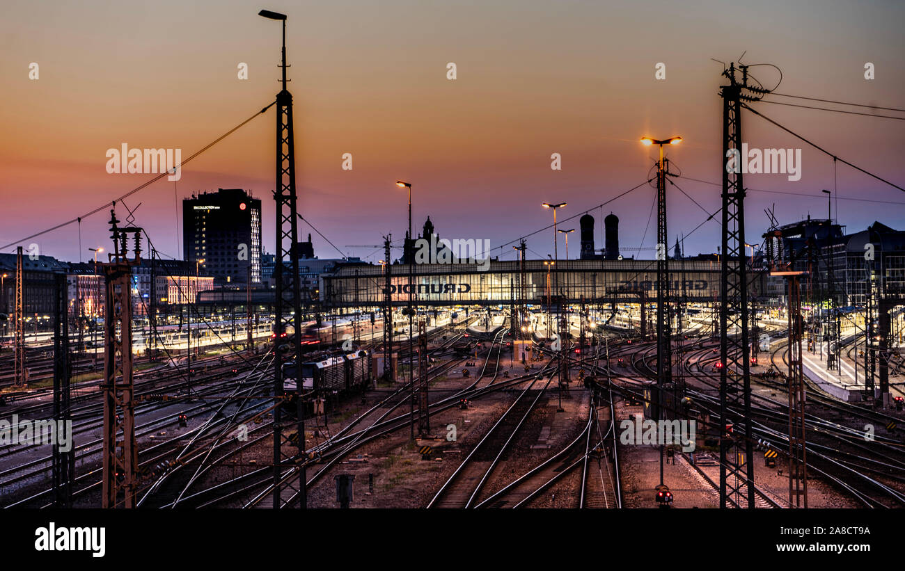 Munich central station Stock Photo - Alamy
