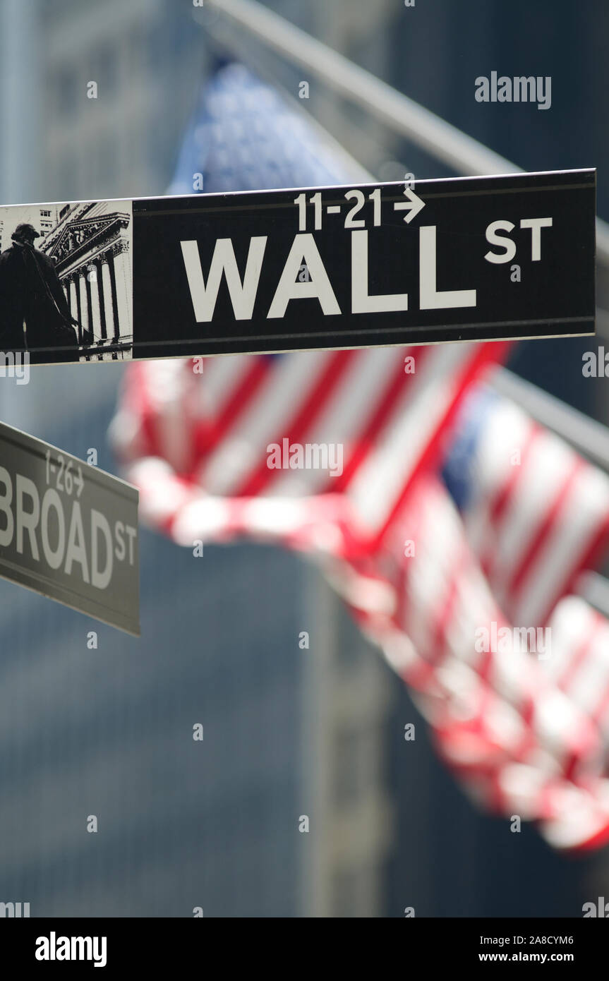Exchange flags sign hi-res stock photography and images - Alamy
