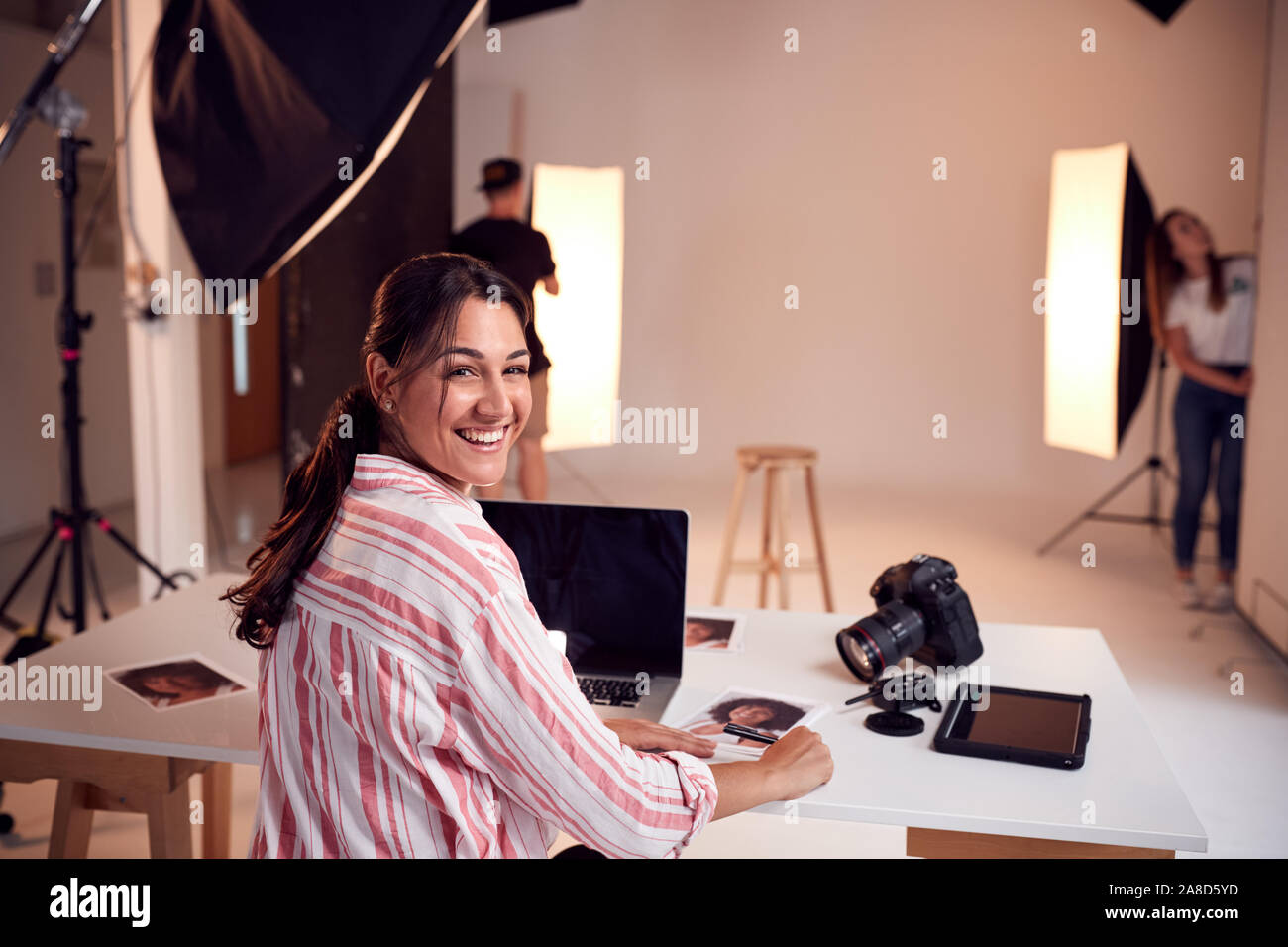 Professional female photographer hi-res stock photography and images ...