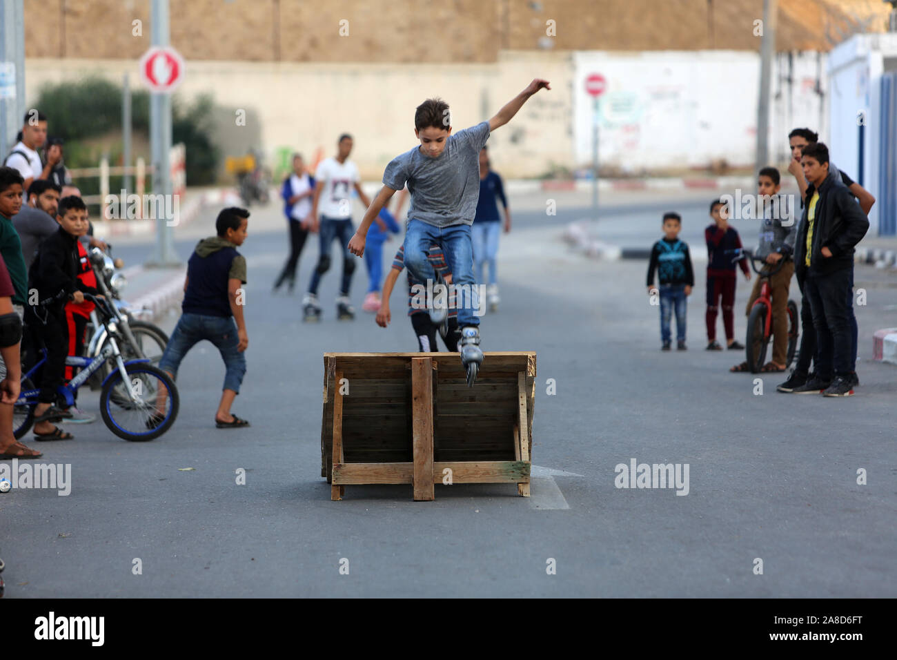 Gaza boys hi-res stock photography and images - Alamy