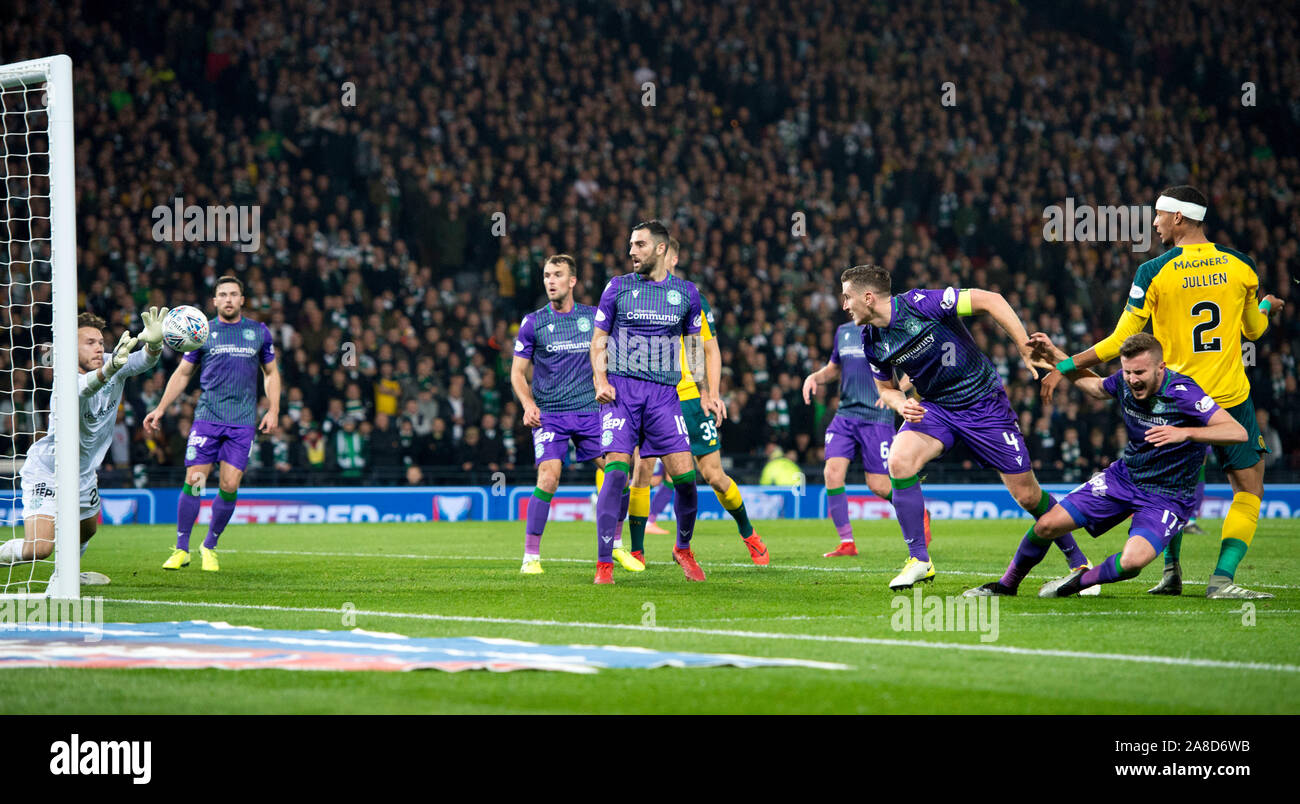 Hibernian goalkeeper chris maxwell hi-res stock photography and images ...