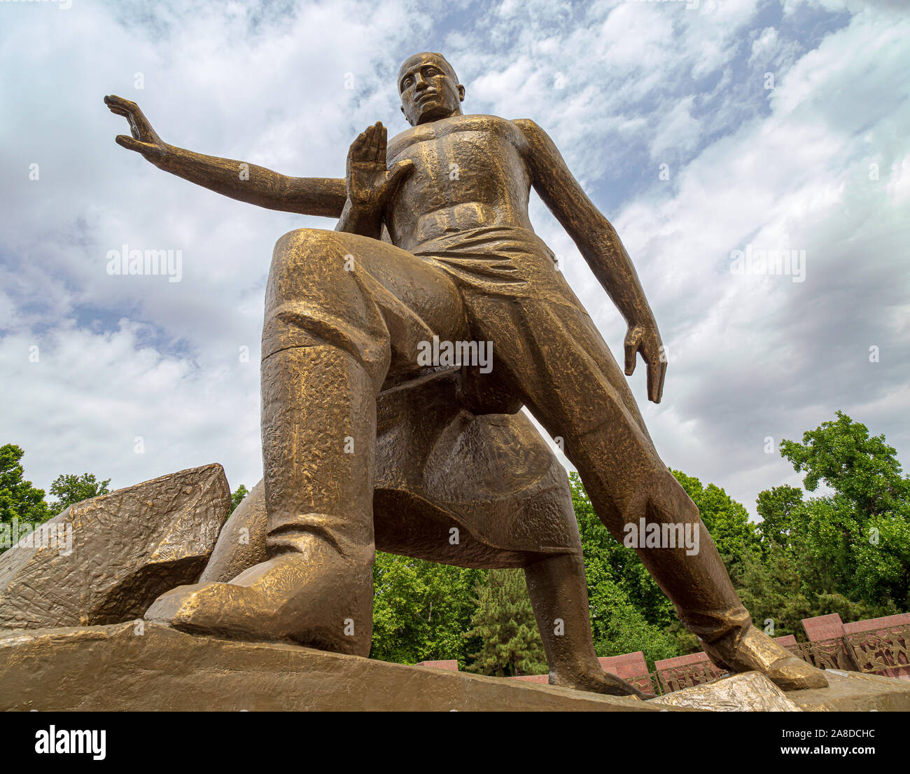 Monument of Courage dedicated to the 1966 earthquake in Tashkent, shows ...