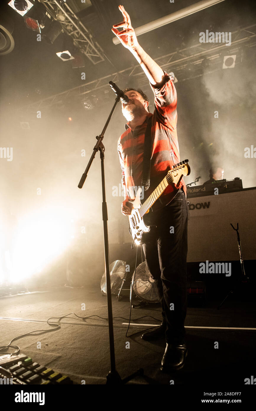 Elbow giants of all sizes hi-res stock photography and images - Alamy