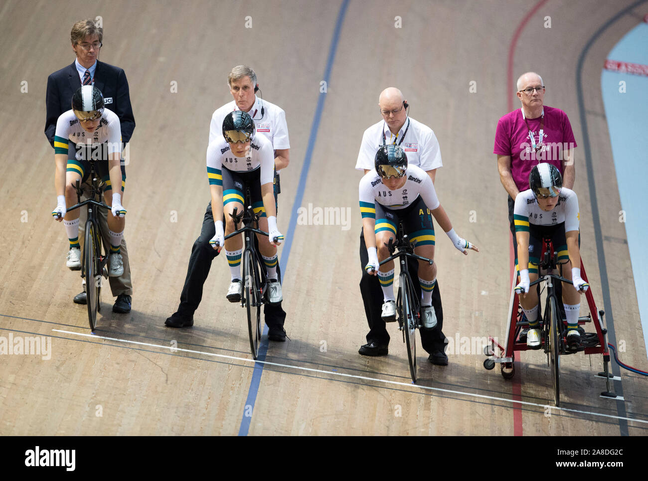 Sophie edwards start womens team pursuit first round hi-res stock ...