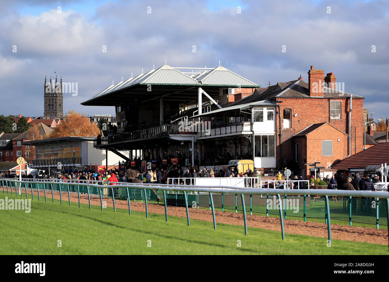 A general view of Warwick Racecourse Stock Photo - Alamy