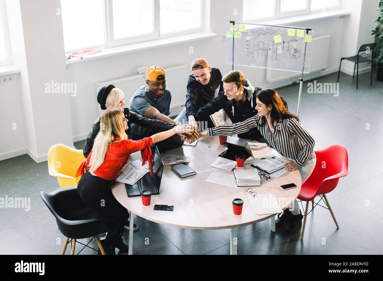 Business team six people sitting hi-res stock photography and images ...
