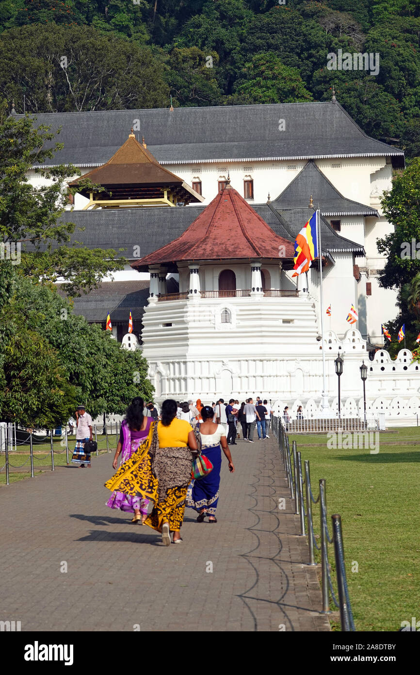 Temple Of The Tooth, Royal Palace Complex, Kandy, Central Province, Sri ...