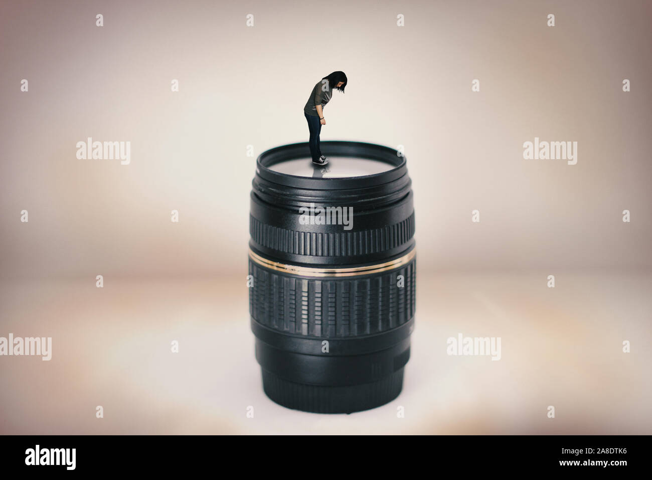 Lens and climb hi-res stock photography and images - Alamy