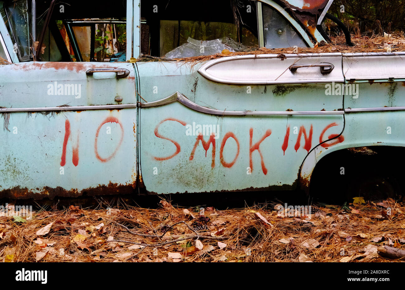 Dirty broken no smoking hi-res stock photography and images - Alamy