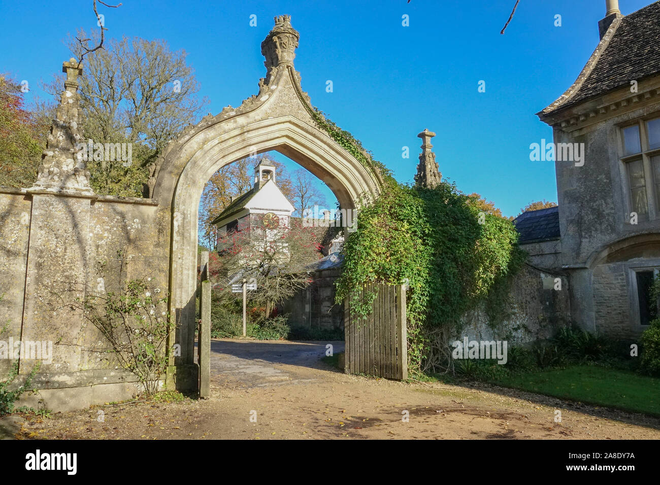 Medieval nunnery hi-res stock photography and images - Alamy