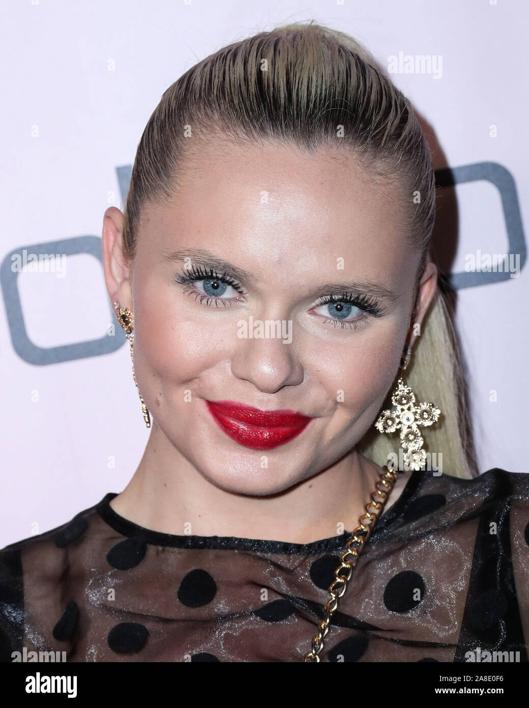 WEST HOLLYWOOD, LOS ANGELES, CALIFORNIA, USA - NOVEMBER 07: Model Alli ...