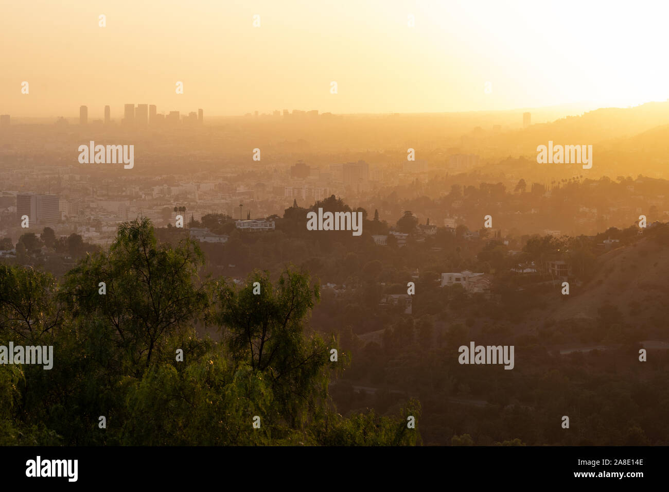 Hollywood tower apartment los angeles hi-res stock photography and ...
