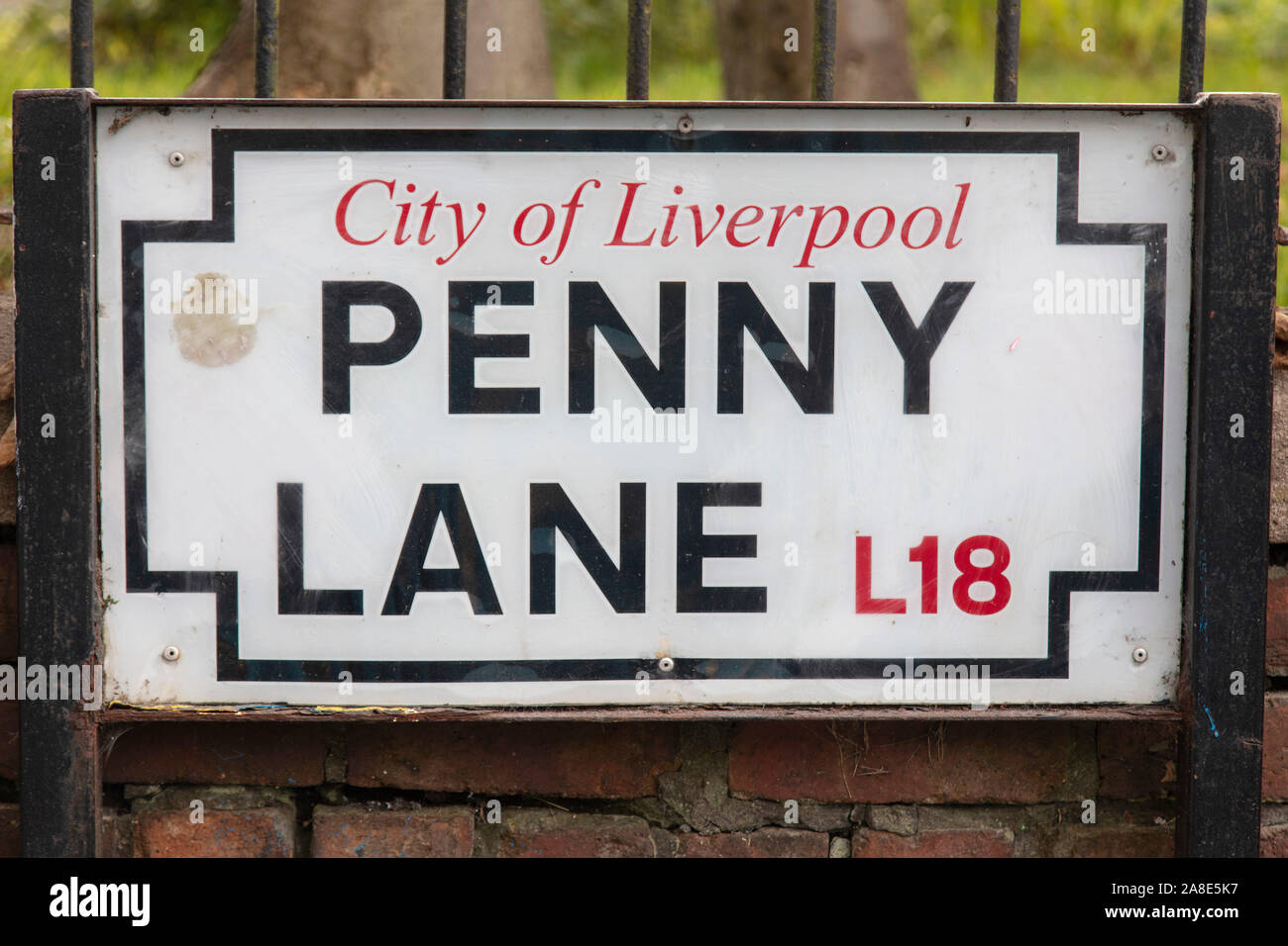 Iconic 1960s british popular culture hi-res stock photography and ...