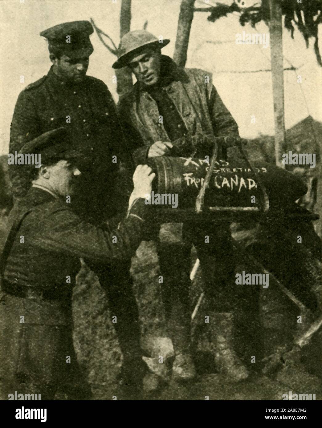 Canadian soldiers world war i trench hi-res stock photography and ...