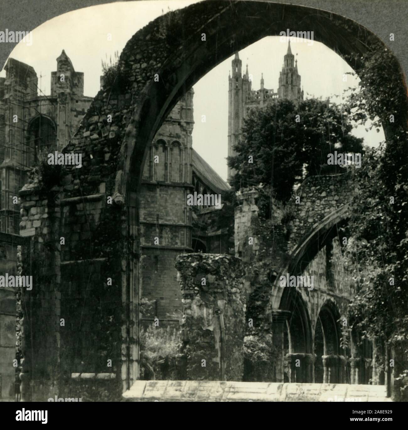 Gothic style canterbury cathedral hi-res stock photography and images ...