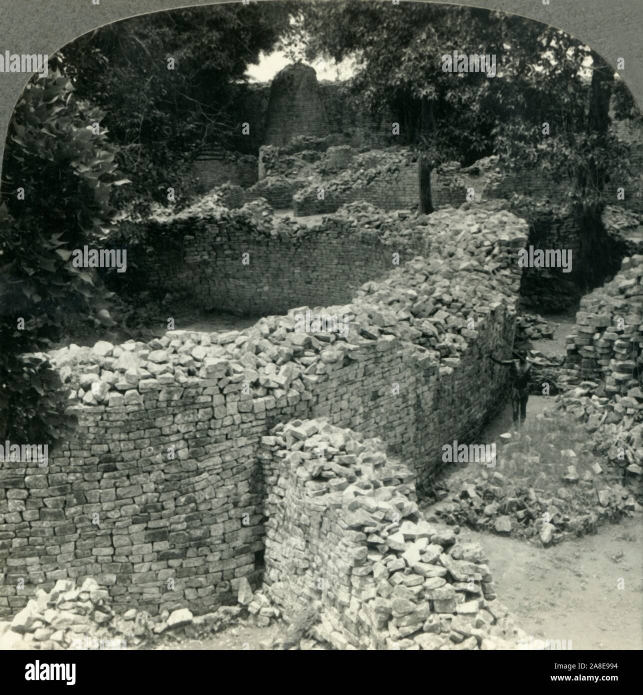 'The Zimbabwe Ruins near Fort Victoria, Rhodesia, South Africa', c1930s ...