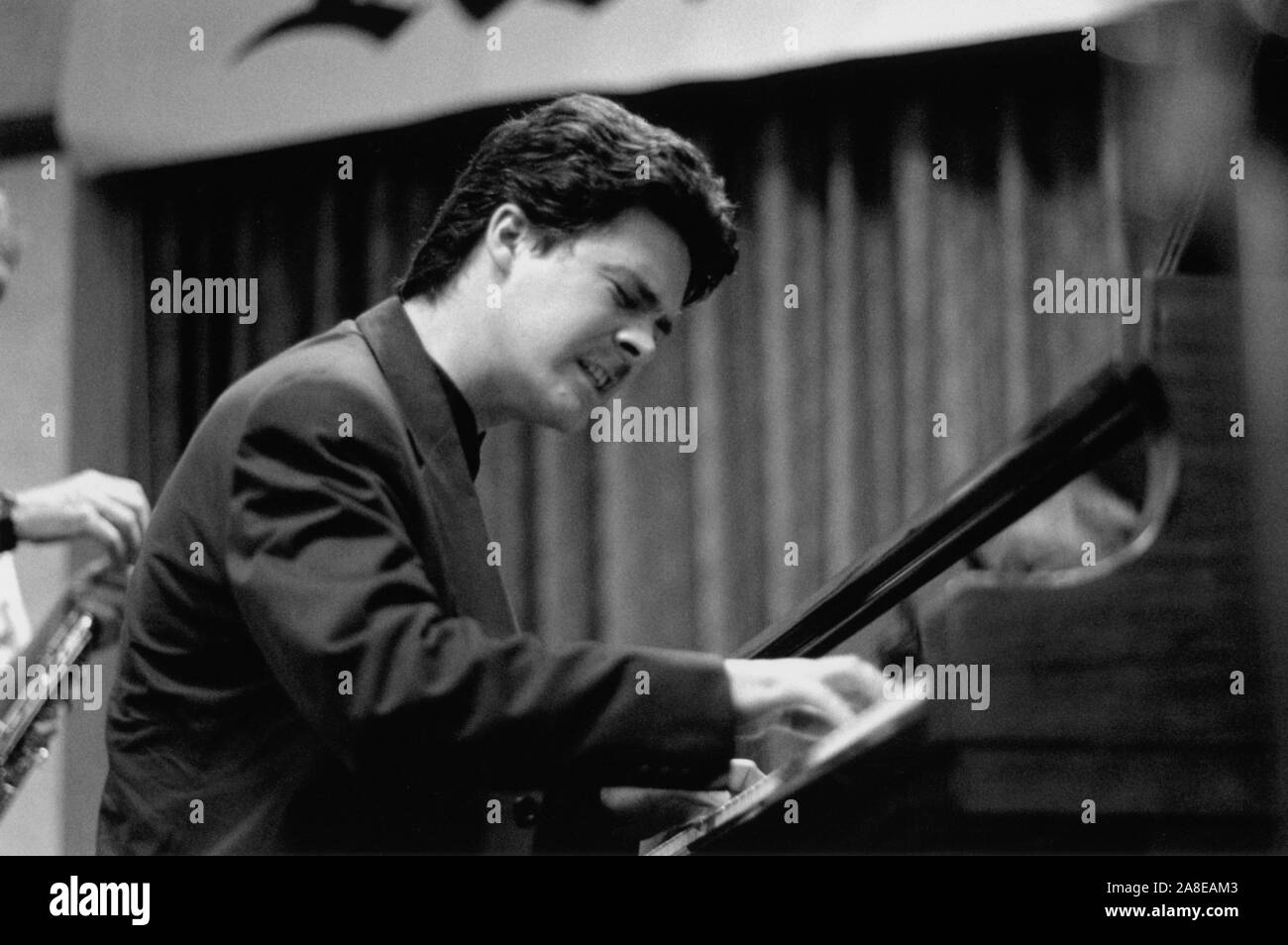 1990s piano player hi-res stock photography and images - Alamy