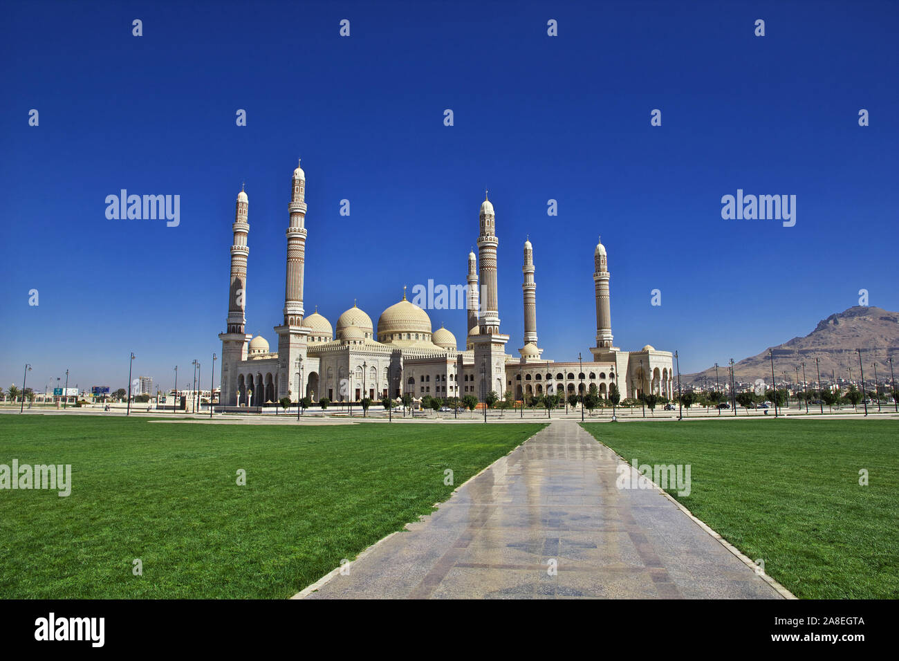 Al Saleh Mosque, Great Mosque of Sana'a, Yemen Stock Photo - Alamy