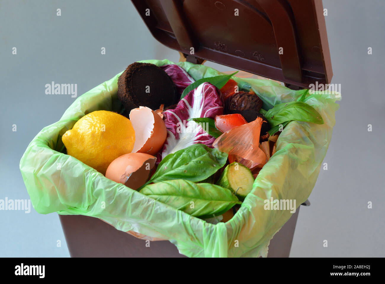 Kitchen bin full hi-res stock photography and images - Alamy