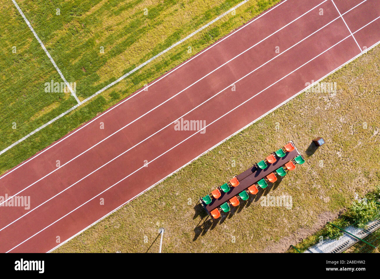 Running track top view hi-res stock photography and images - Alamy