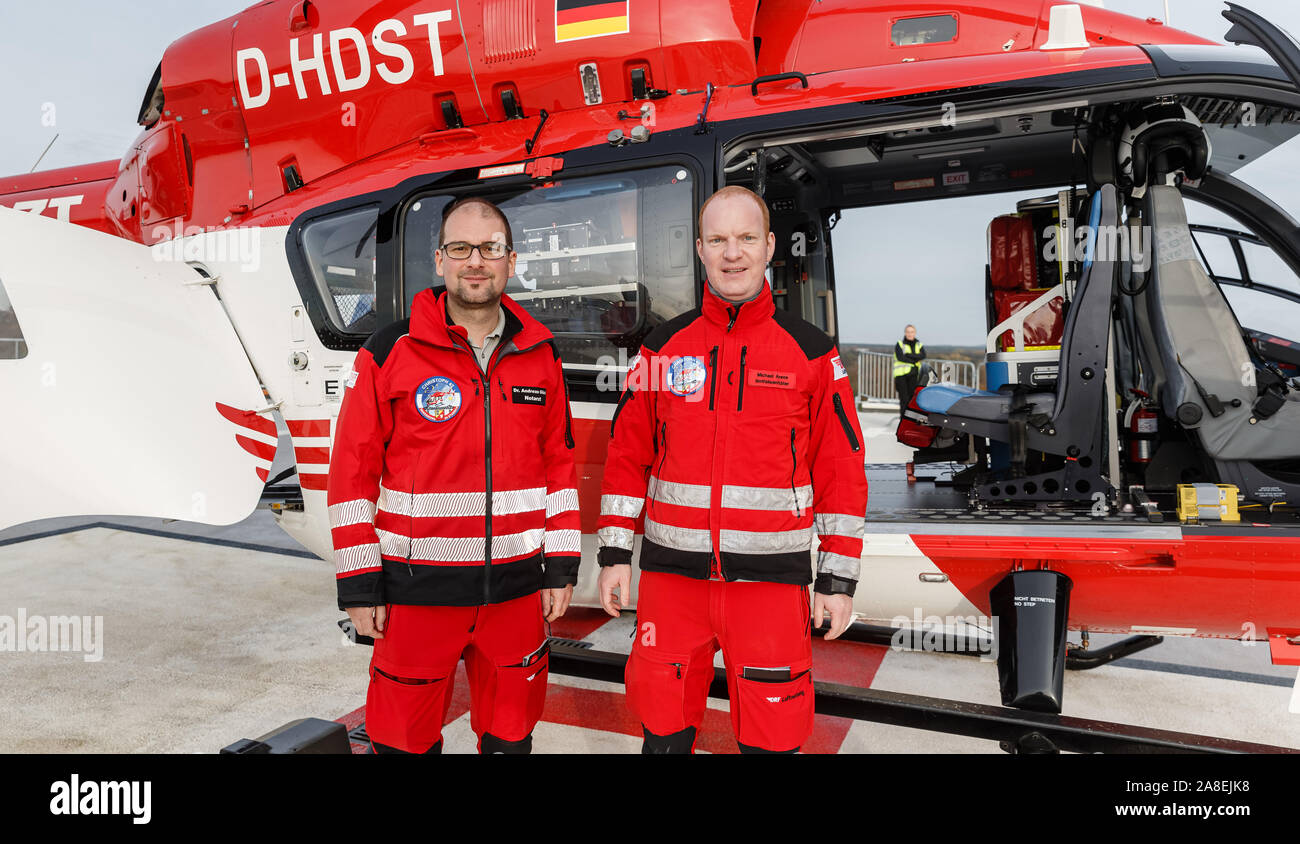 08 November 2019, Schleswig-Holstein, Lübeck: Emergency doctor Andreas ...