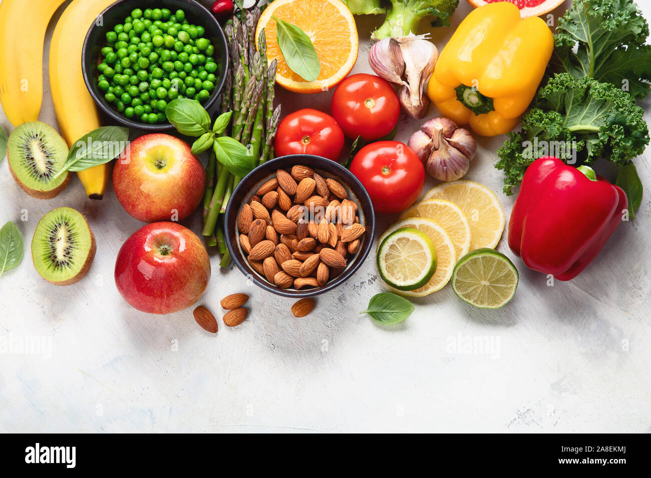 Foods high in vitamin C. Food rish in antioxidant, fiber, carbohydrates ...