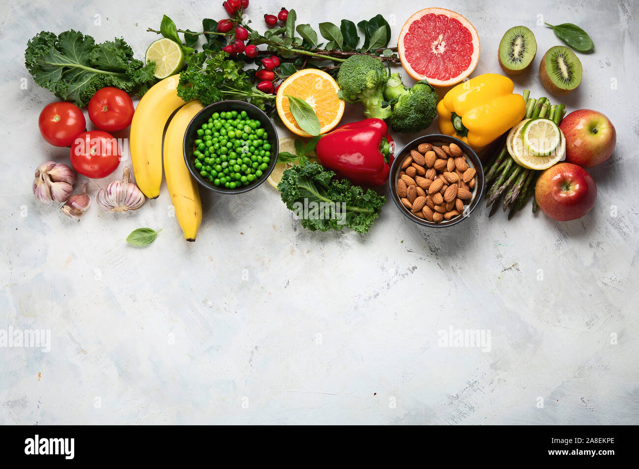 Foods high in vitamin C. Food rish in antioxidant, fiber, carbohydrates ...