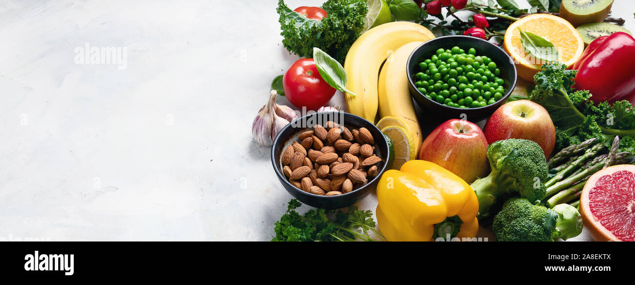 Foods high in vitamin C. Food rish in antioxidant, fiber, carbohydrates ...