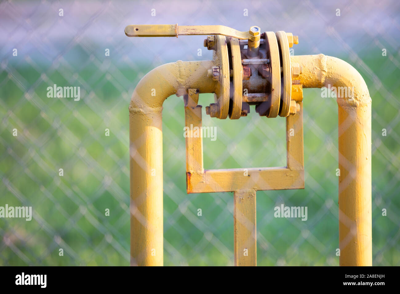 Yellow tap connector hi-res stock photography and images - Alamy
