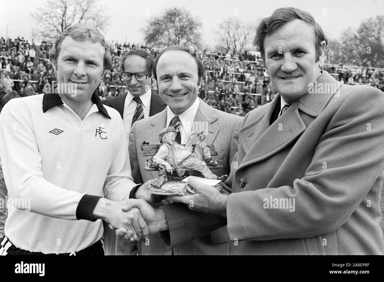 L r george cohen hi-res stock photography and images - Alamy