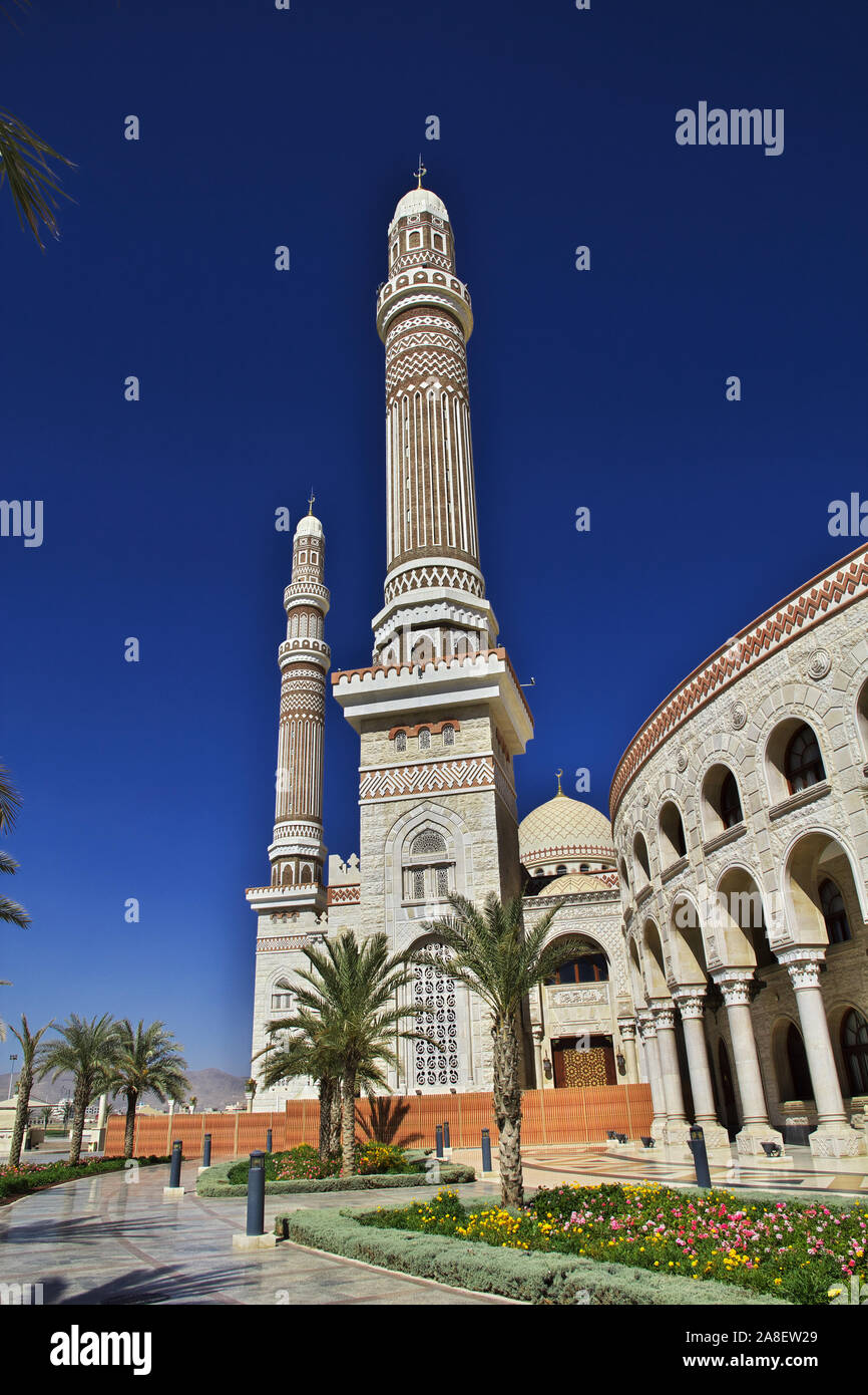 Al Saleh Mosque, Great Mosque of Sana'a, Yemen Stock Photo - Alamy