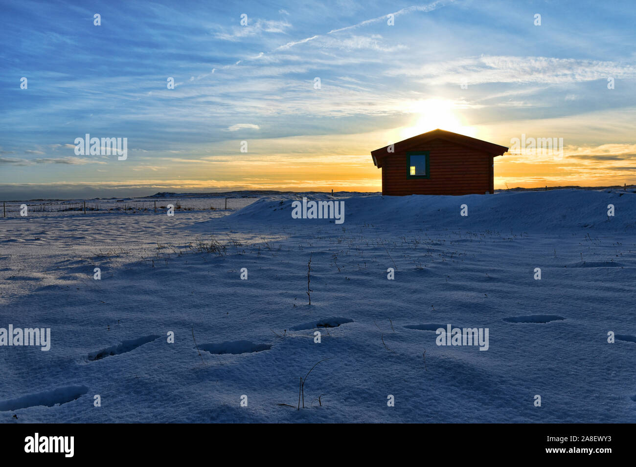 Isolated cabin hi-res stock photography and images - Alamy
