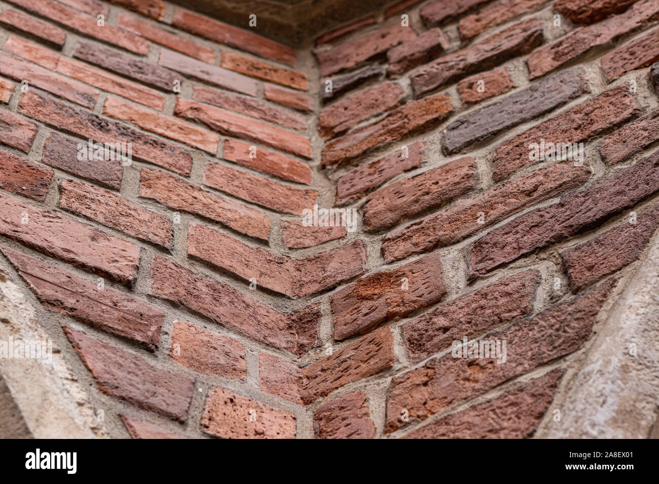 Broken brick wall corner hi-res stock photography and images - Alamy