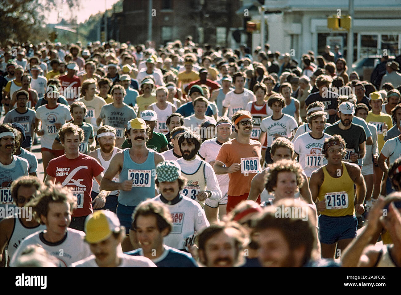 Runners in Brooklyn competing in the 1977 NYC Marathon Stock Photo - Alamy