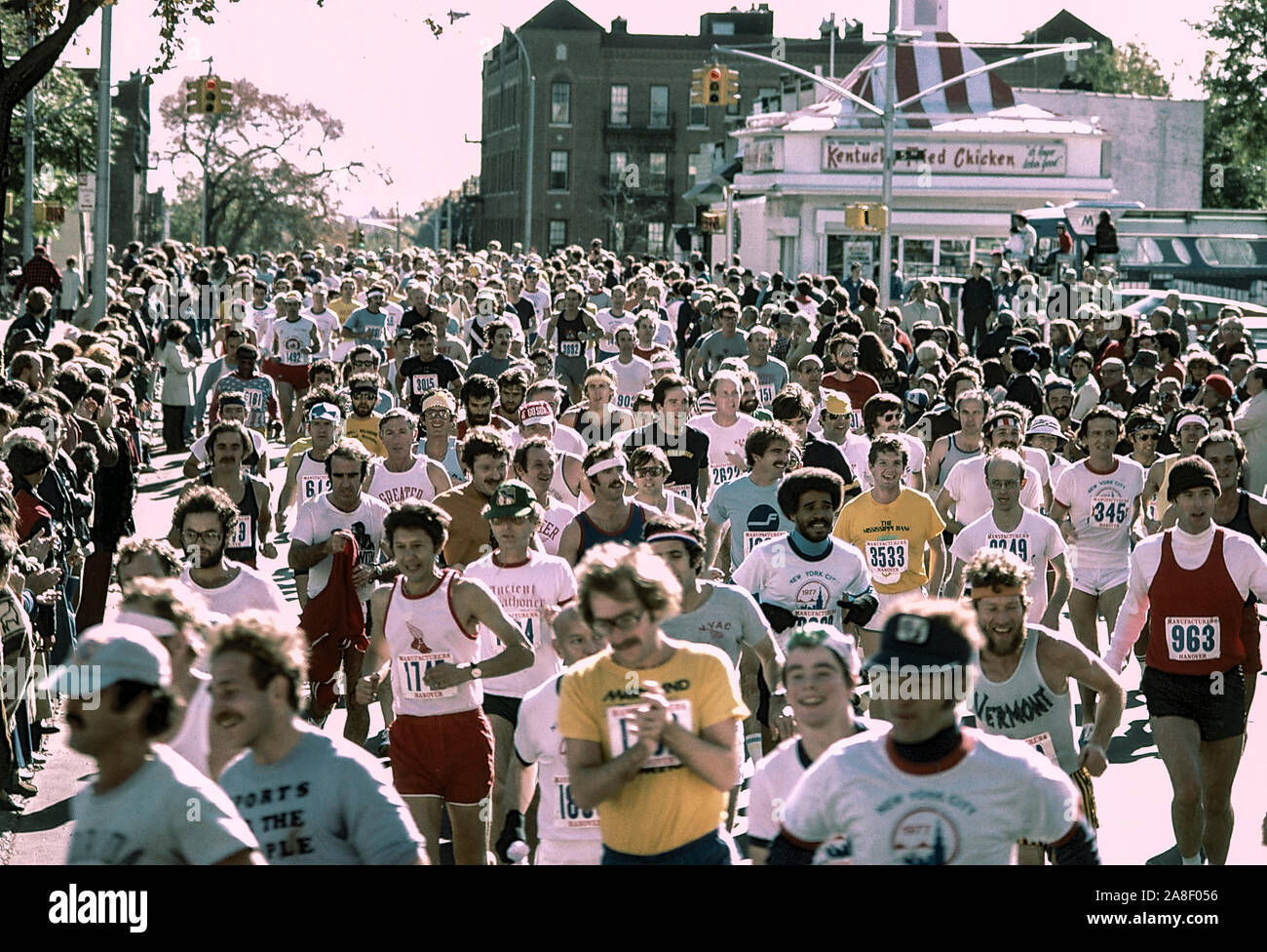 Runners in Brooklyn competing in the 1977 NYC Marathon Stock Photo - Alamy
