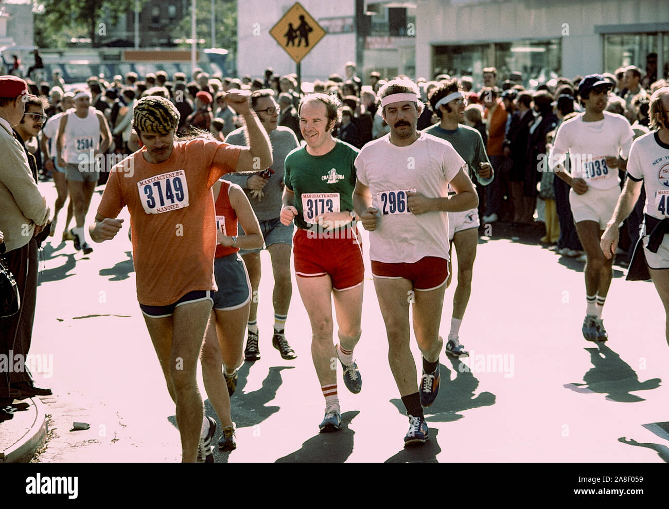 Runners in Brooklyn competing in the 1977 NYC Marathon Stock Photo - Alamy