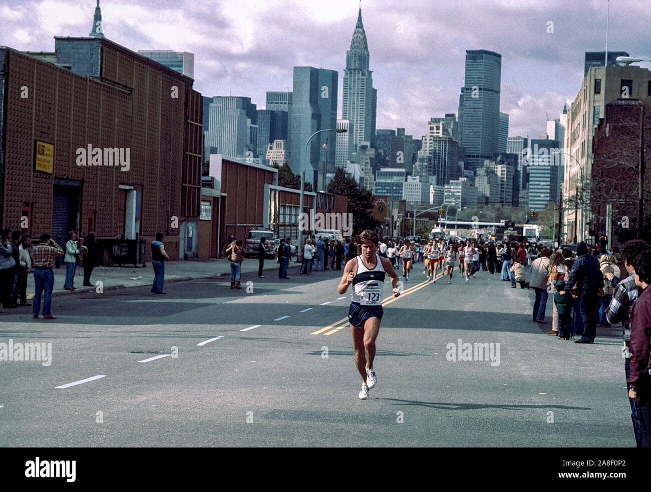 New york marathon skyline hi-res stock photography and images - Alamy