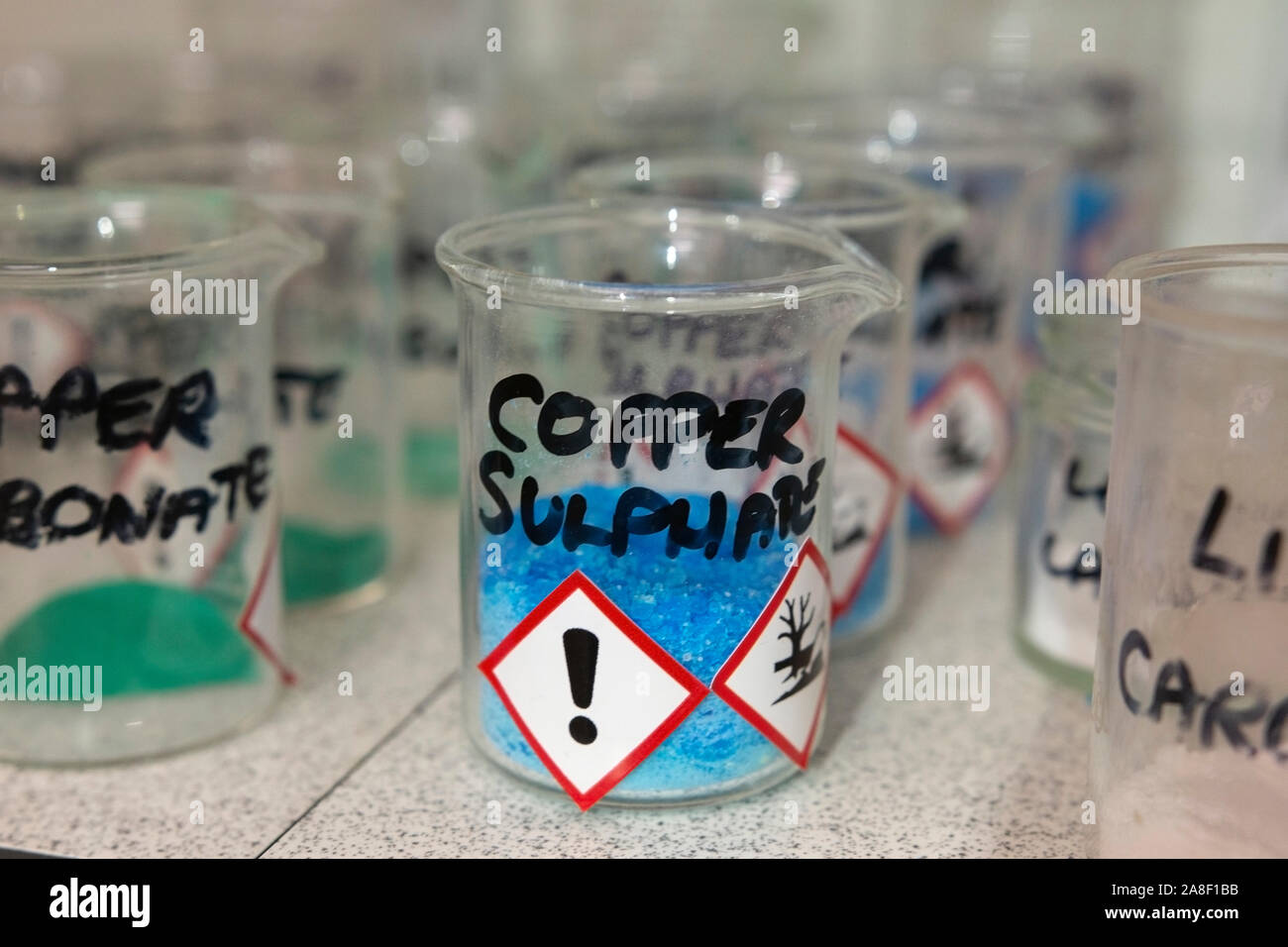 Copper sulphate beaker hi-res stock photography and images - Alamy