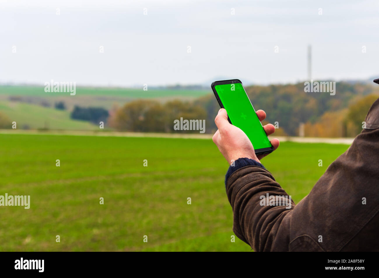 Navigating using mobile telephone hi-res stock photography and images ...