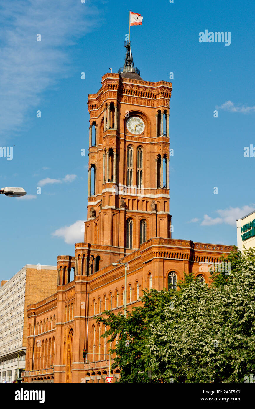 Rotes Rathaus in Berlin, Bundesrepublik Deutschland Stock Photo - Alamy