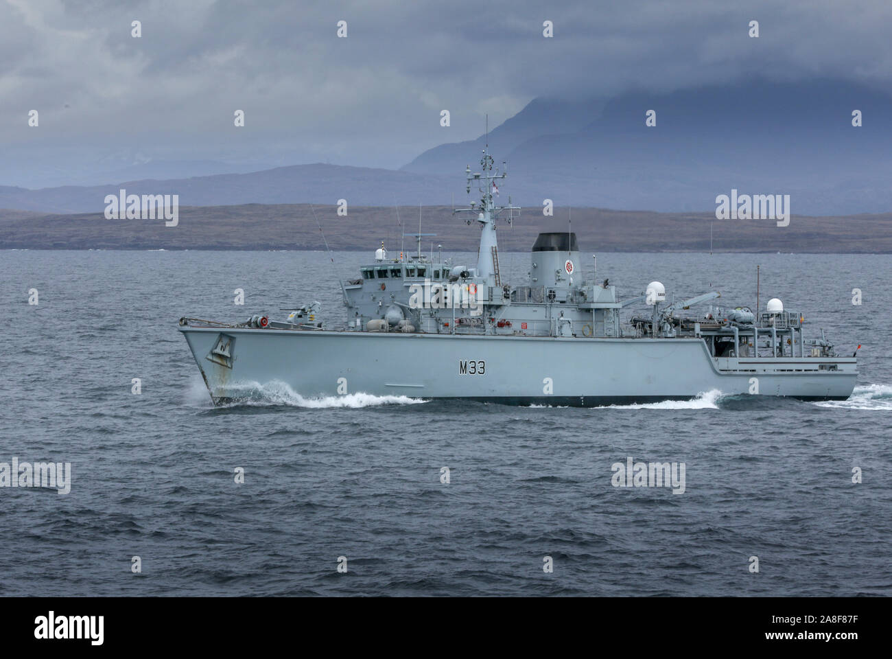 Hunt class minesweeper hi-res stock photography and images - Alamy
