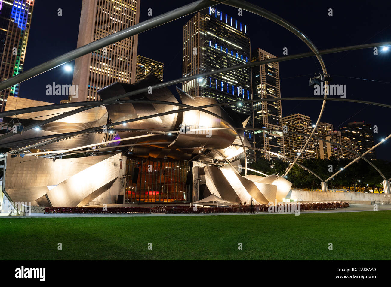 Chicago city hall hi-res stock photography and images - Alamy