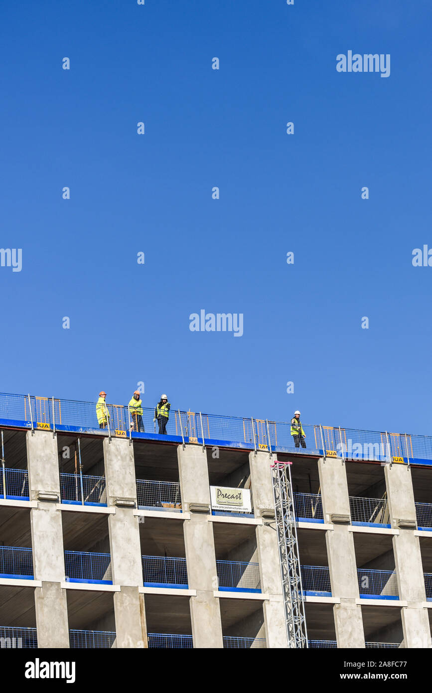 Hilton building cranes structure hi-res stock photography and images ...