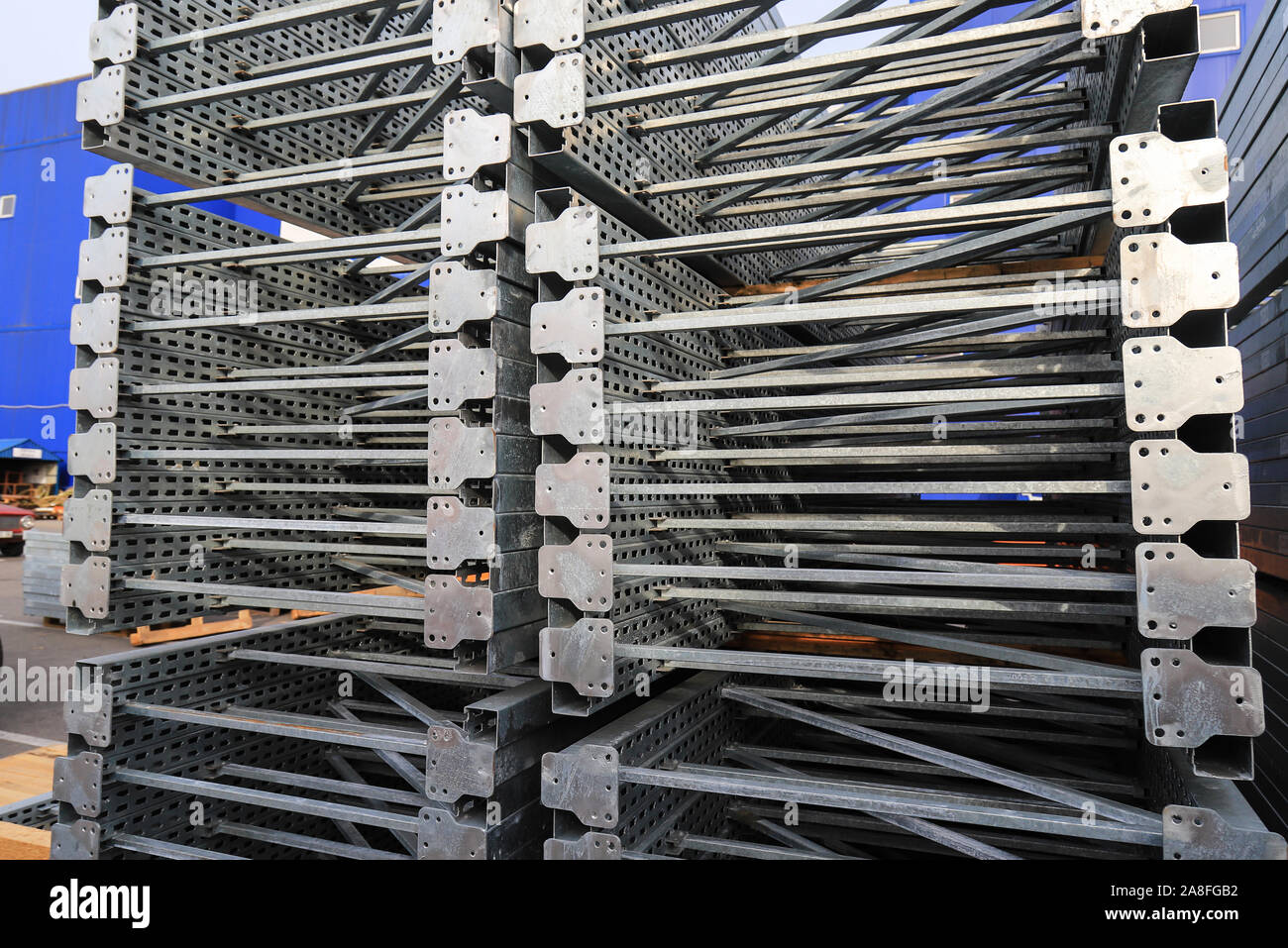 Shelving construction hi-res stock photography and images - Alamy