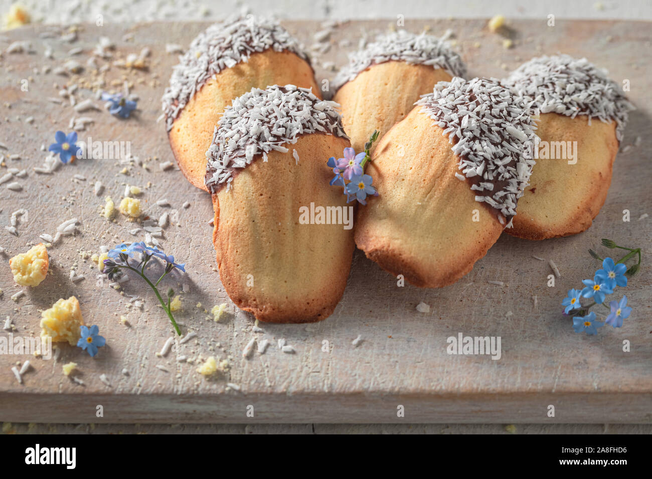 Madeleine cookies hi-res stock photography and images - Alamy