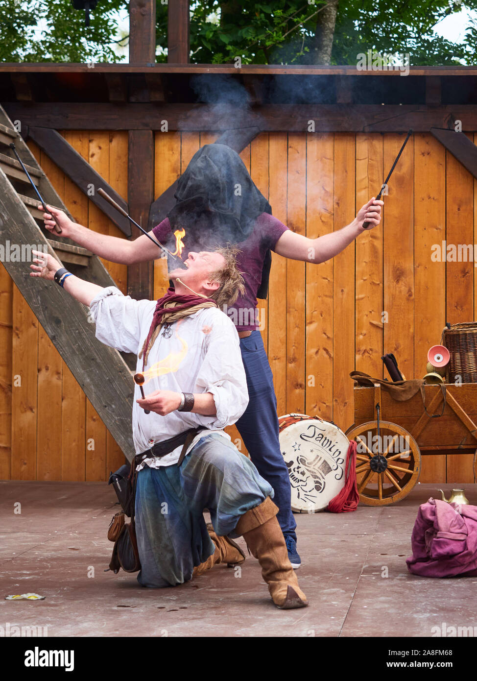 Medieval times show hi-res stock photography and images - Alamy